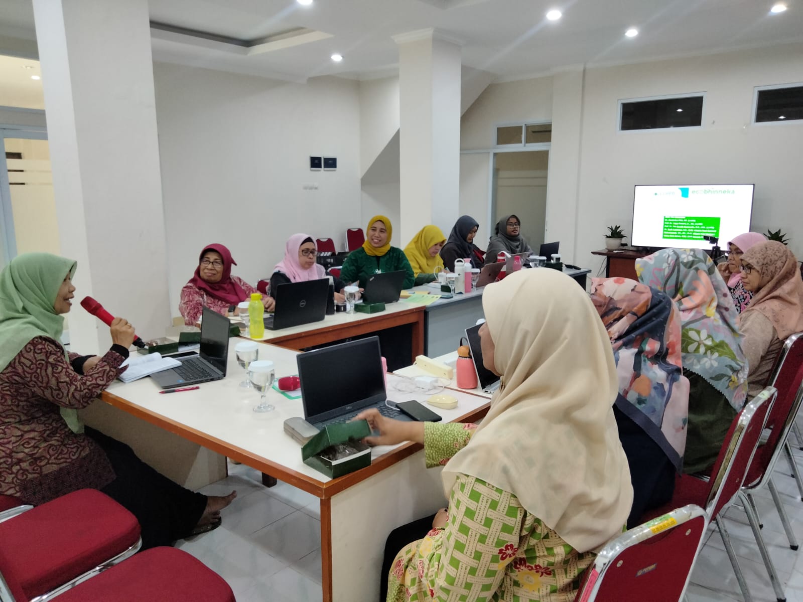 Eco Bhinneka and ‘Aisyiyah West Java Consult Islamic Green School Book Work to the Central Board ...