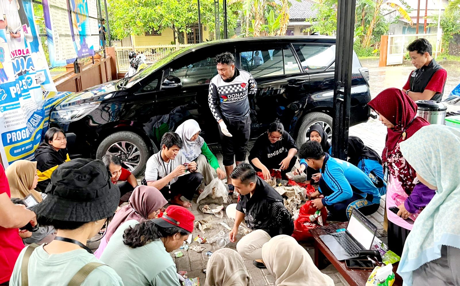 Sepuluh Perusahaan Penyumbang Sampah Plastik Terbanyak di Kali Setail ...