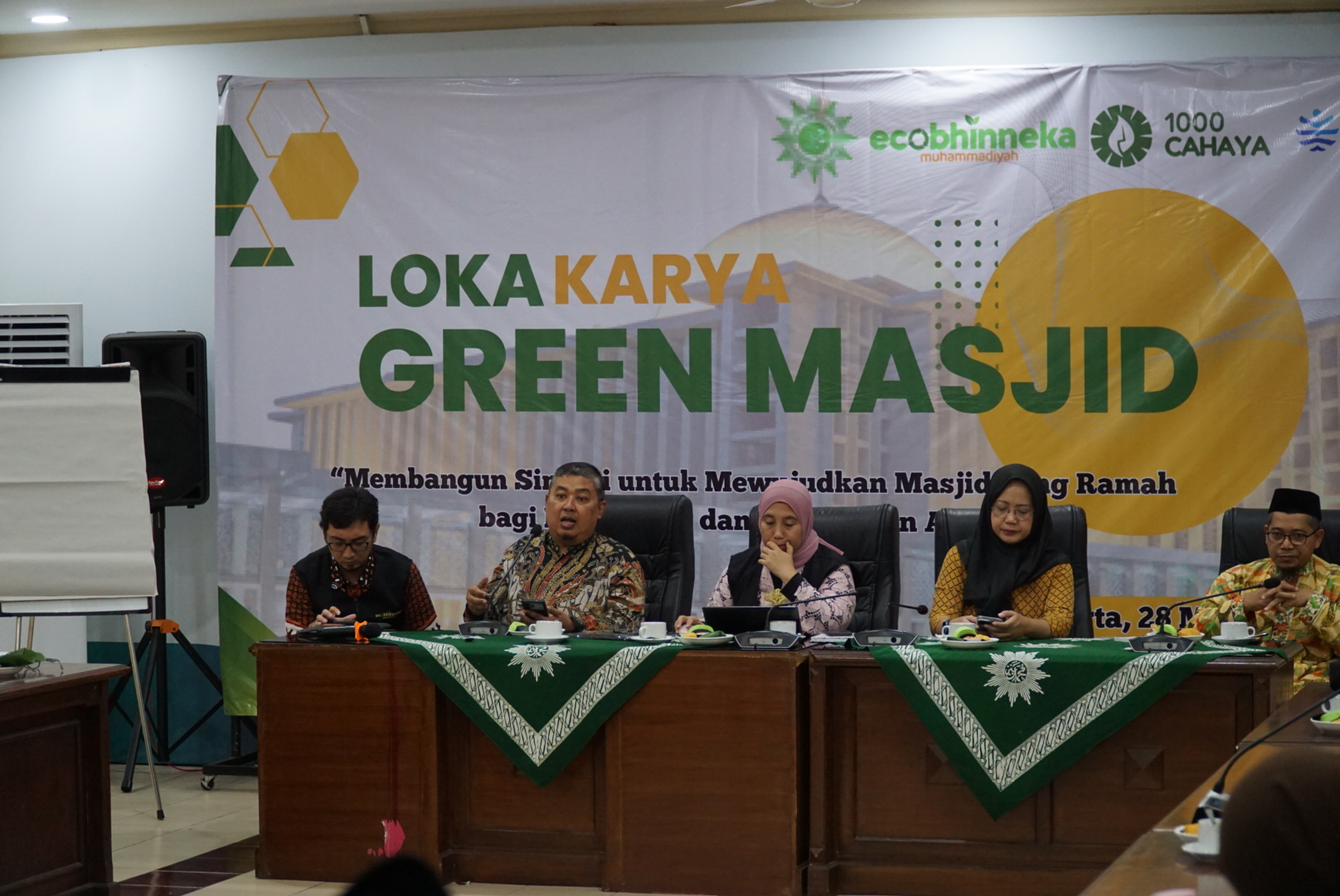 Mobilizing Muhammadiyah Green Mosques: From Worship to Real Action for ...